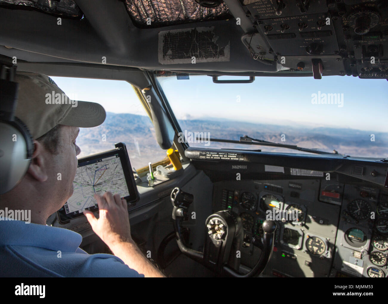 Omega air refueling hi-res stock photography and images - Alamy