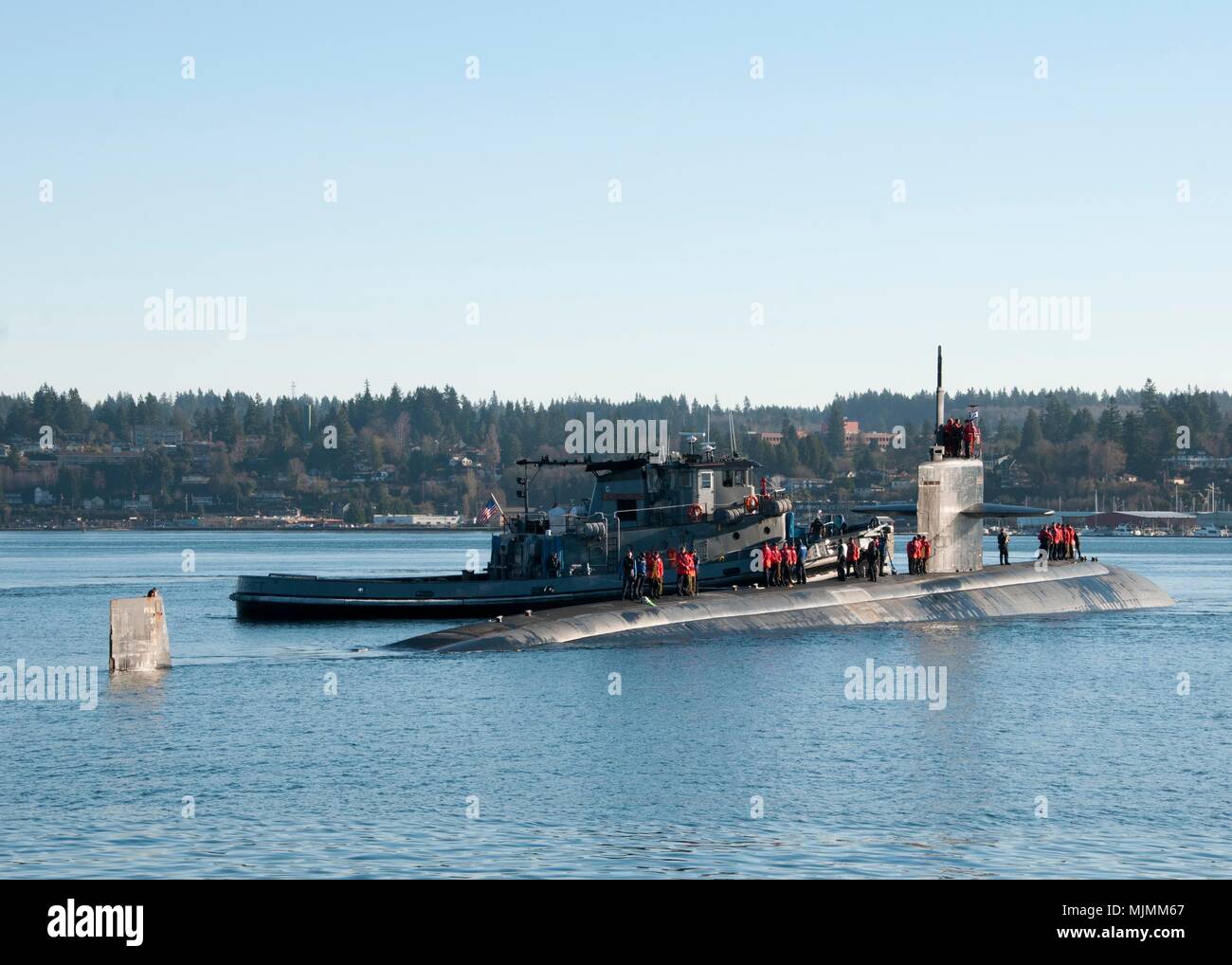 BREMERTON, Wash. (Dec. 11, 2017) The Los Angeles-class fast-attack ...
