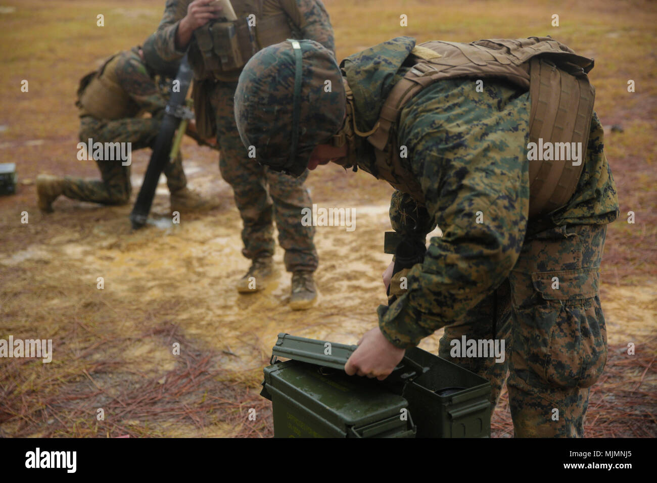 81mm mortar he rounds hi-res stock photography and images - Alamy