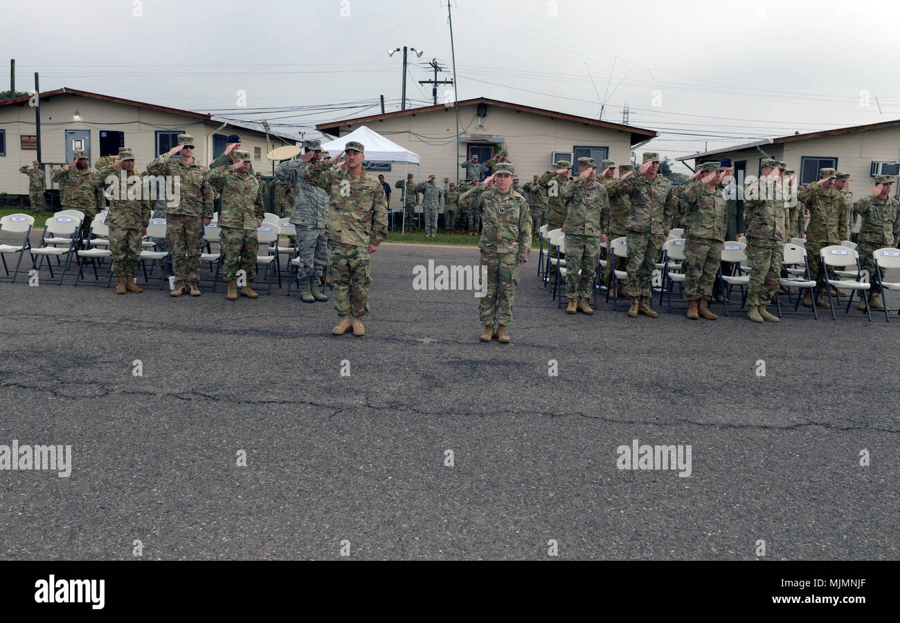 U.S. service members participate in the Bravo Company, 1st Battalion ...