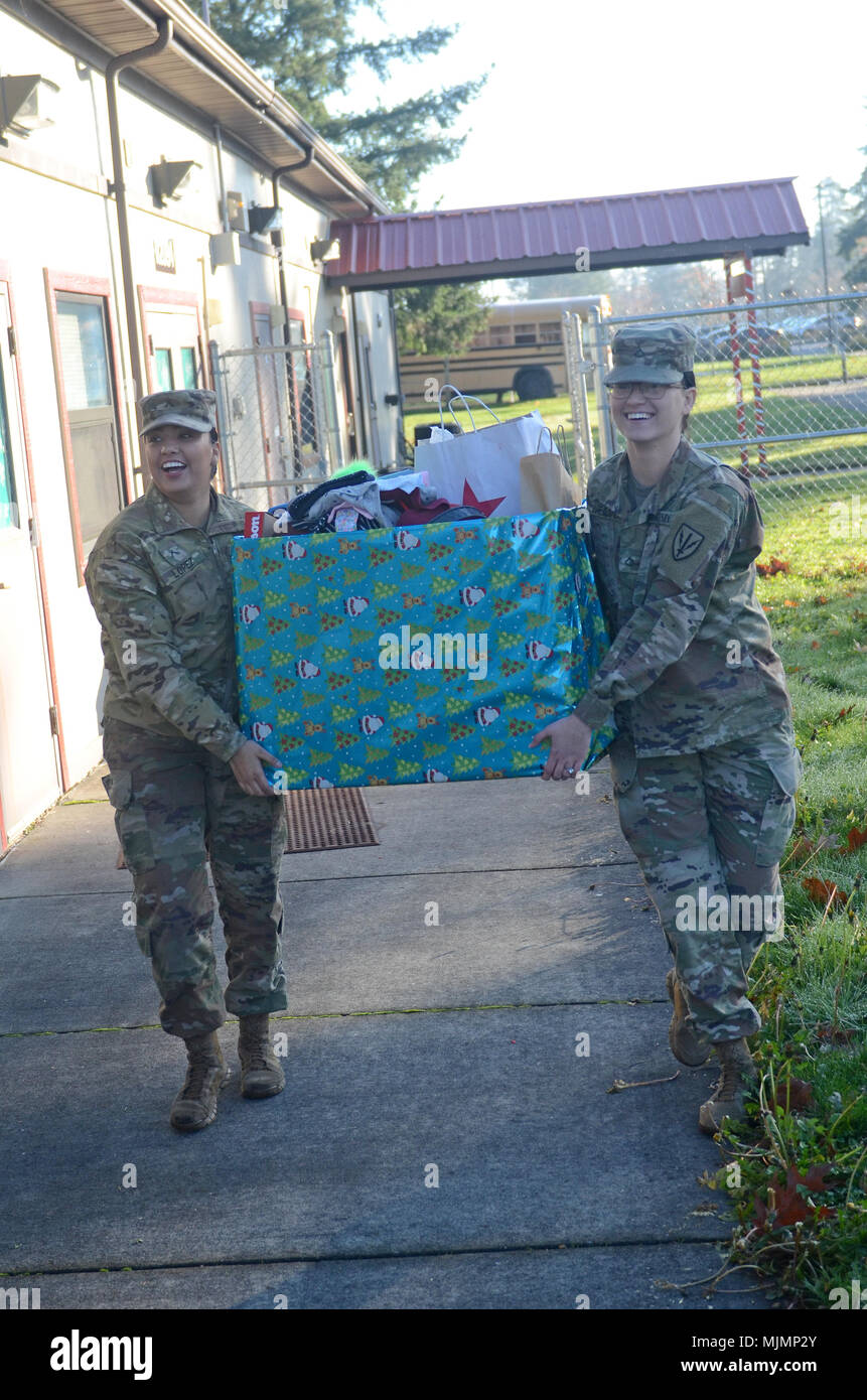 109th expeditionary military intelligence battalion hi-res stock ...