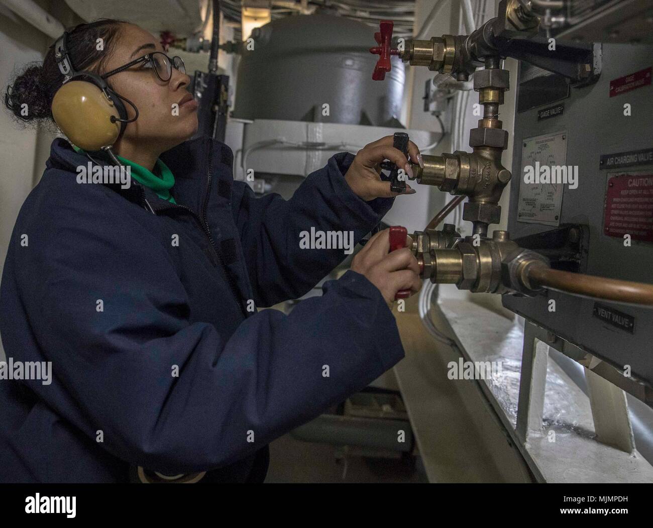 ATLANTIC OCEAN (Dec. 11, 2017) Aviation Boatswain’s Mate (Equipment ...