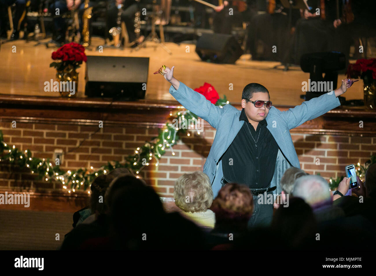 Elvis concert fan hi-res stock photography and images - Alamy