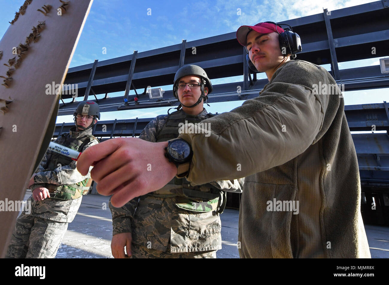 Wrong target hi-res stock photography and images - Alamy