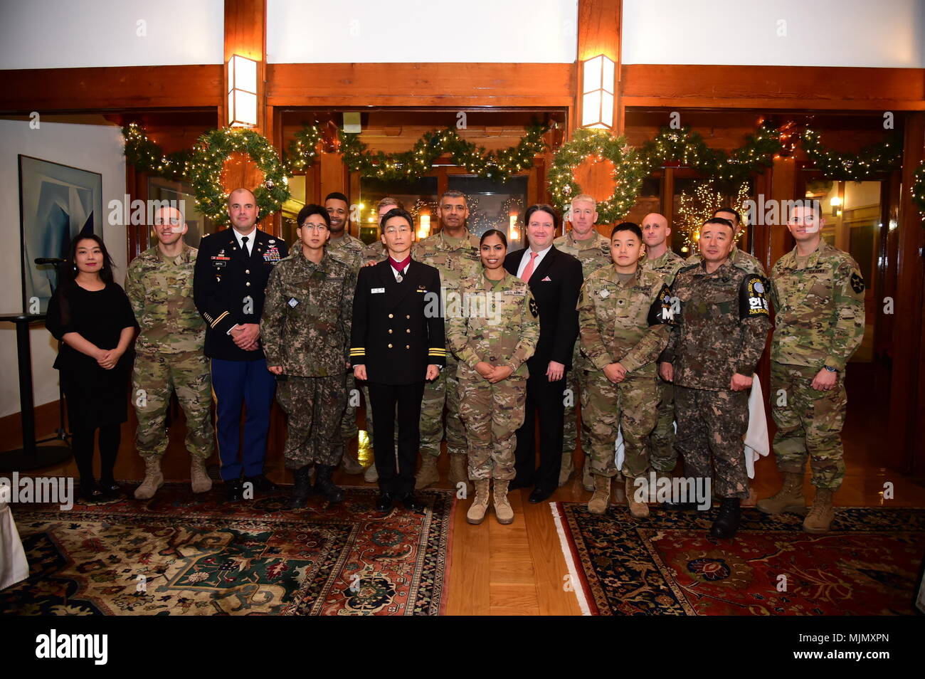 Chief warrant officer 2 nathan gumm hi-res stock photography and images ...