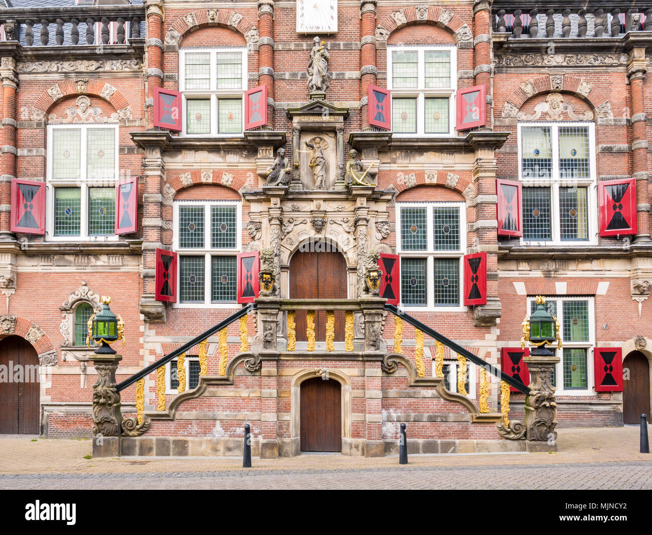 City hall entrance hi-res stock photography and images - Alamy