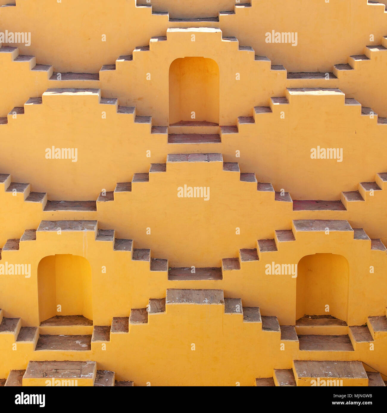 Step well jaipur hi-res stock photography and images - Alamy