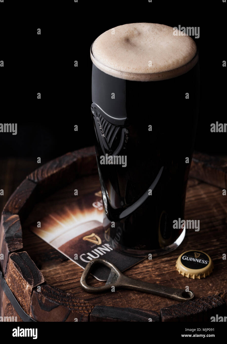 Guinness bottle top hi-res stock photography and images - Alamy