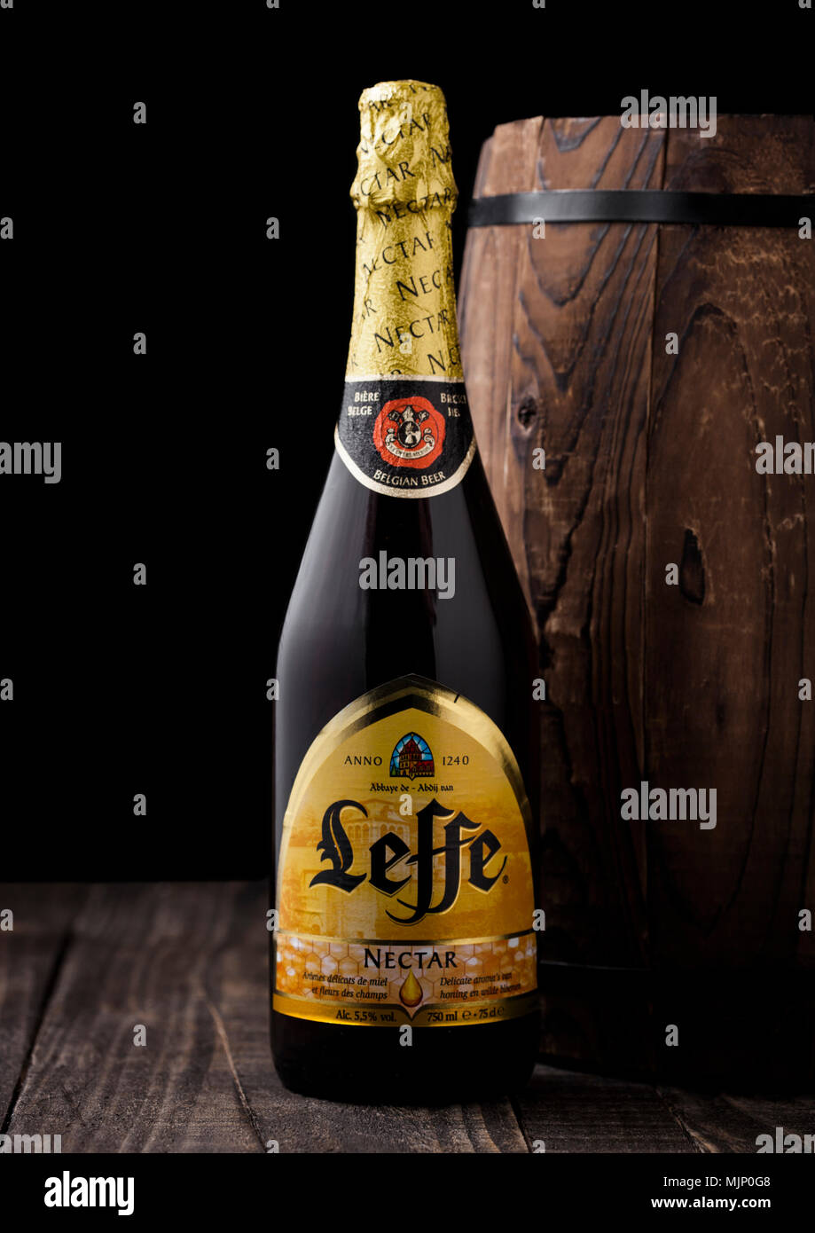 Leffe barrel hi-res stock photography and images - Alamy
