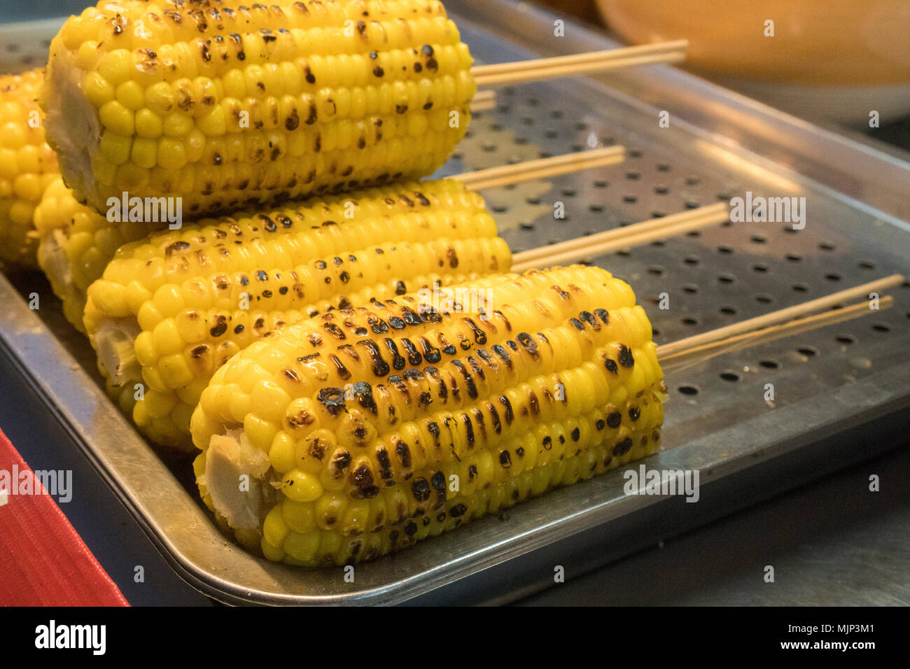 Sweet corn Grilled Stock Photo - Alamy