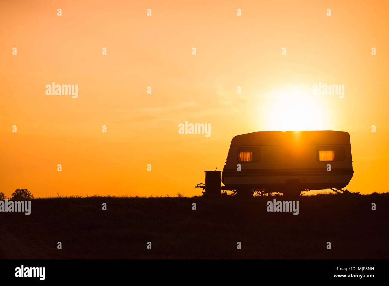 Mobile home setting hi-res stock photography and images - Alamy