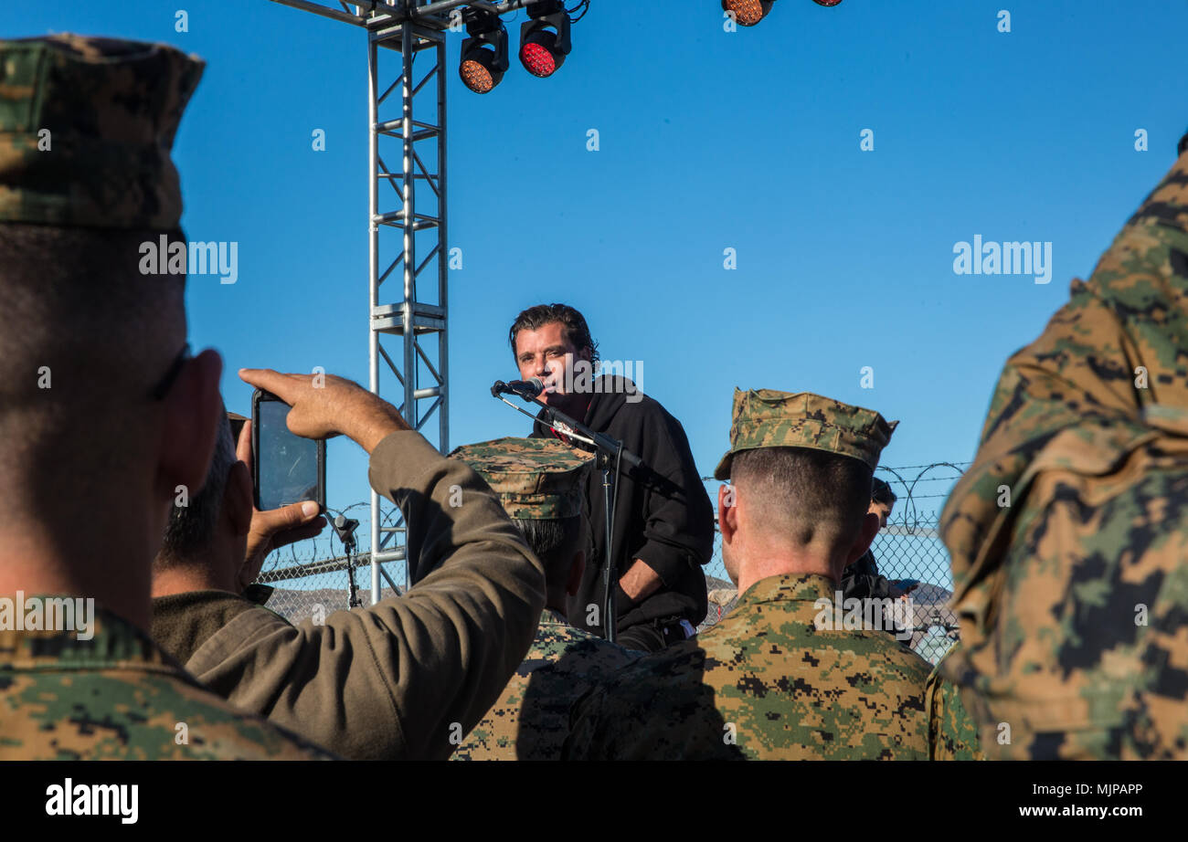 Lead singer of the rock band bush hi-res stock photography and images ...