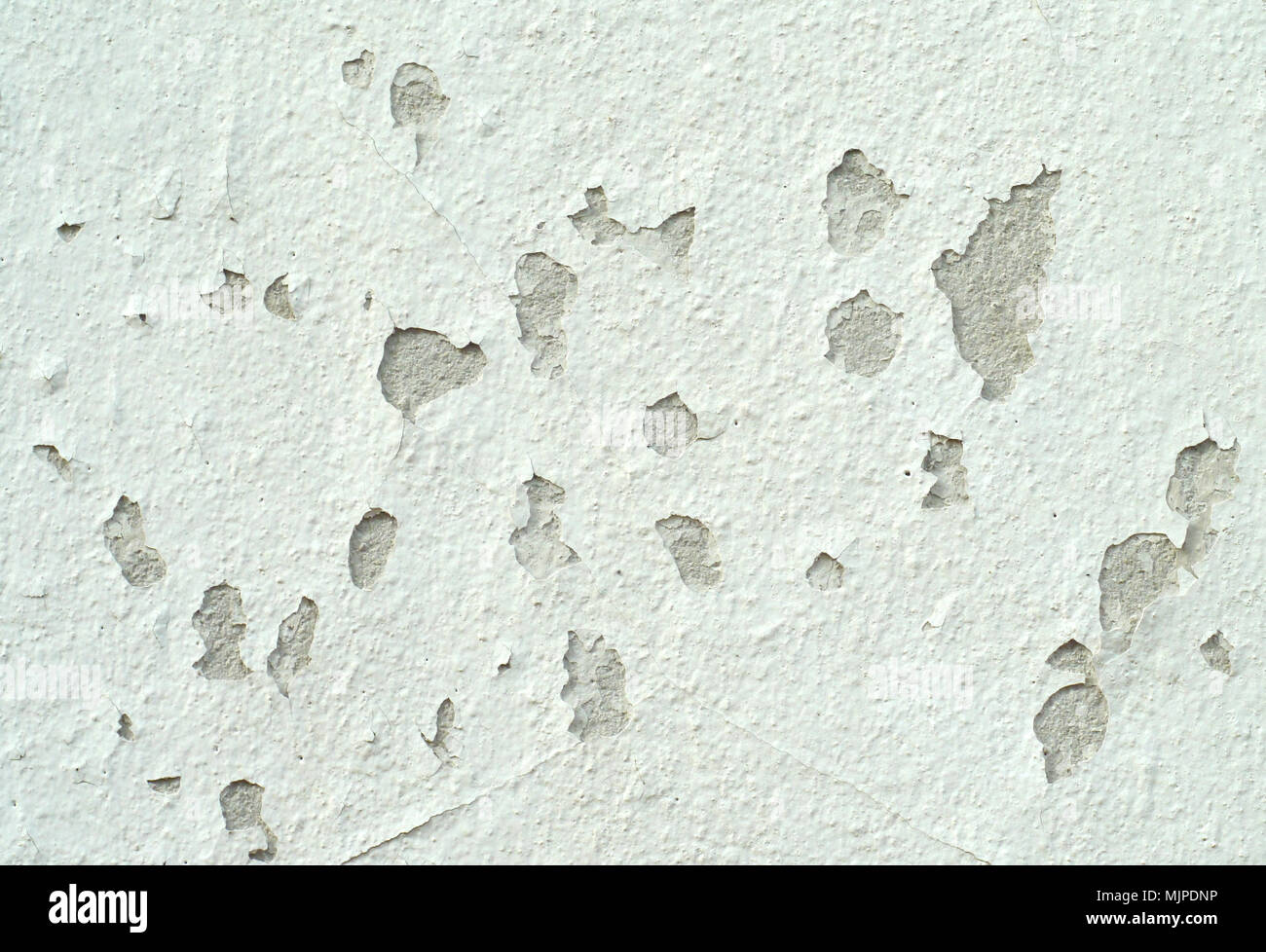 Cracked white wall Stock Photo - Alamy