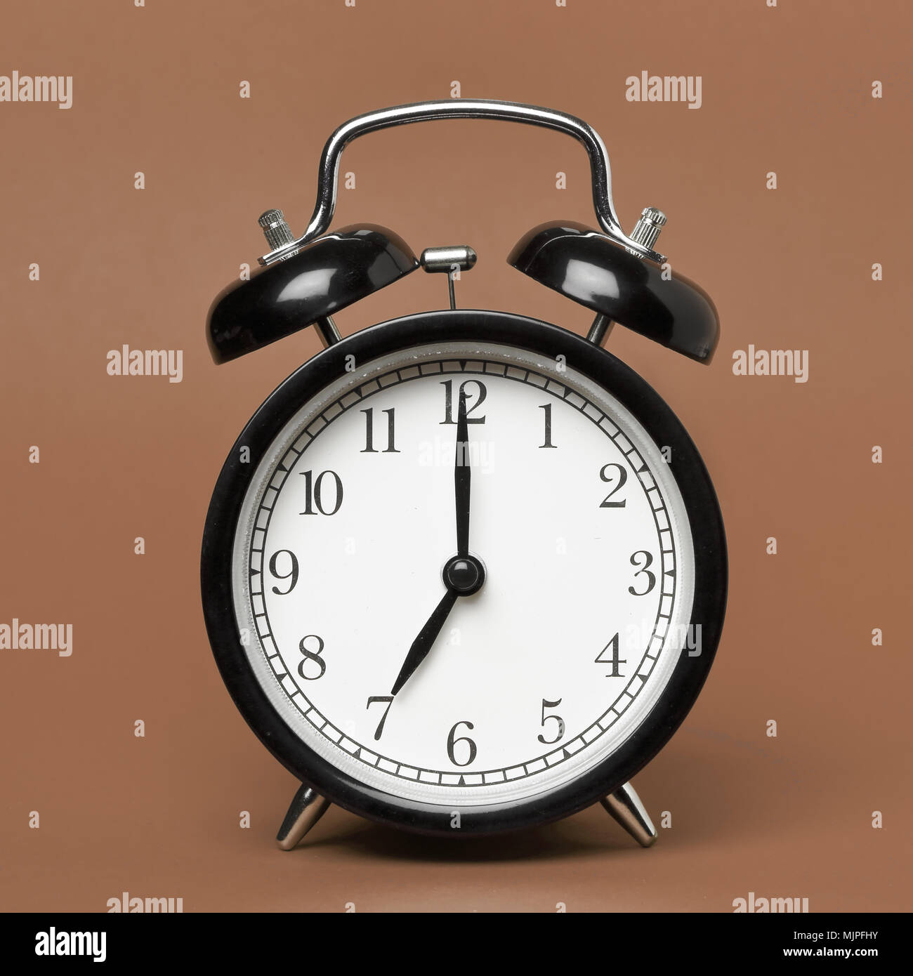 Hand clock hi-res stock photography and images - Alamy
