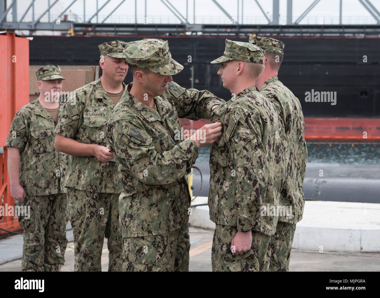 171219-N-KV911-120 PEARL HARBOR (Dec. 19, 2017) Chief of Naval ...