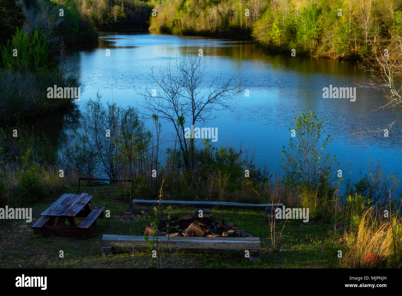 A beautiful spring evening on a lake in rural Alabama Stock Photo - Alamy