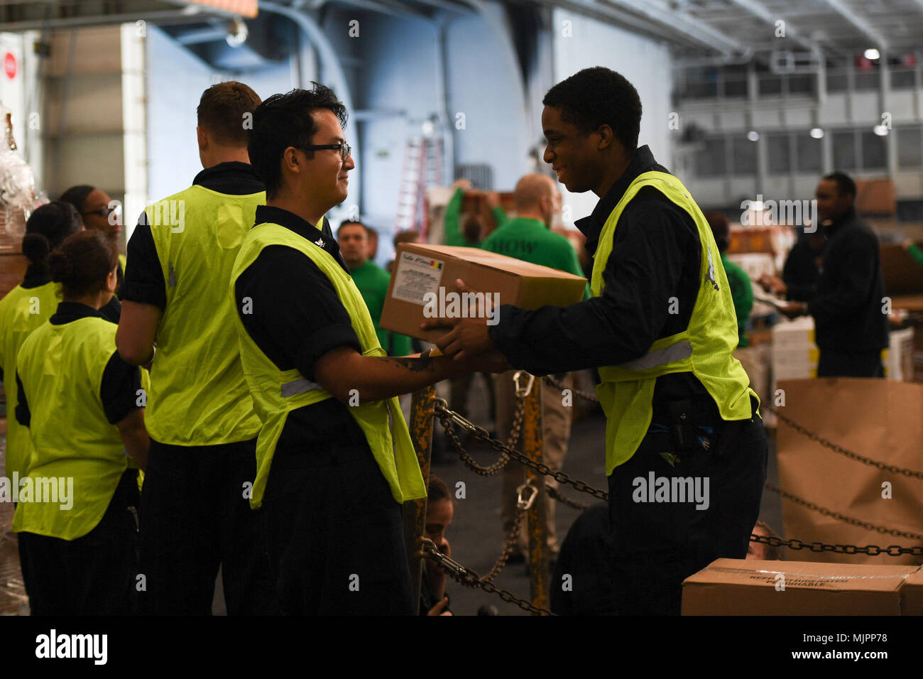 171221-N-AD499-1069 ARABIAN GULF (Dec. 21, 2017) Electrician’s Mate 3rd ...