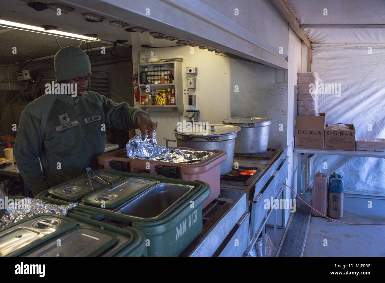 U.S. Army Soldier, Bravo Battery, 1st Battalion, 38th Field Artillery ...
