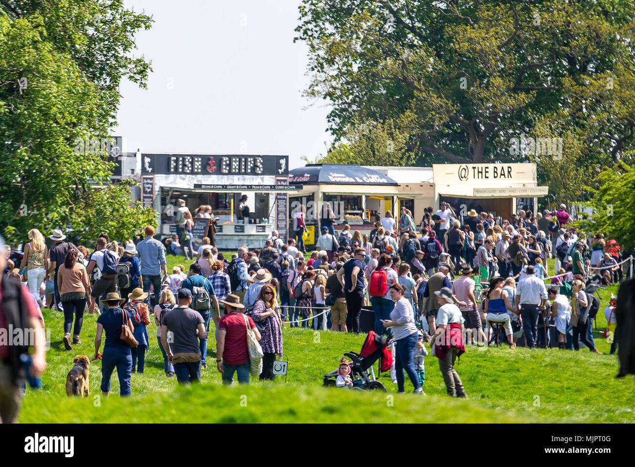 Crowd pictures hi-res stock photography and images - Alamy