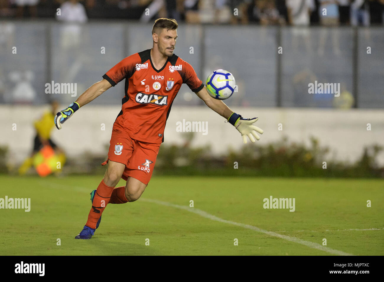 Rio De Janeiro, Brazil. 05th May, 2018. Goalkeeper João Ricardo during ...