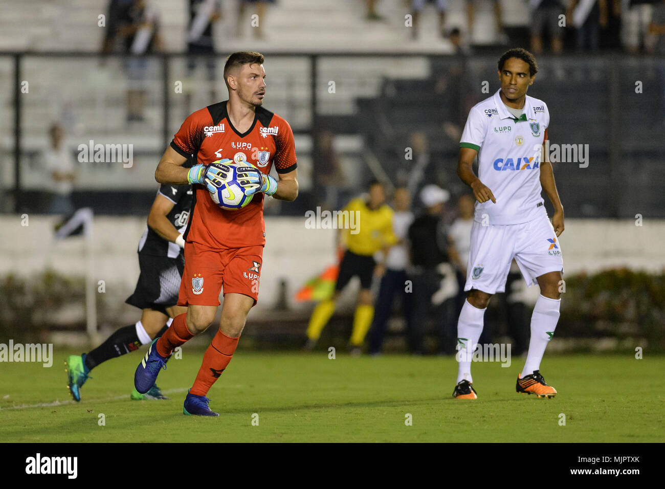 Rio De Janeiro, Brazil. 05th May, 2018. Goalkeeper João Ricardo during ...