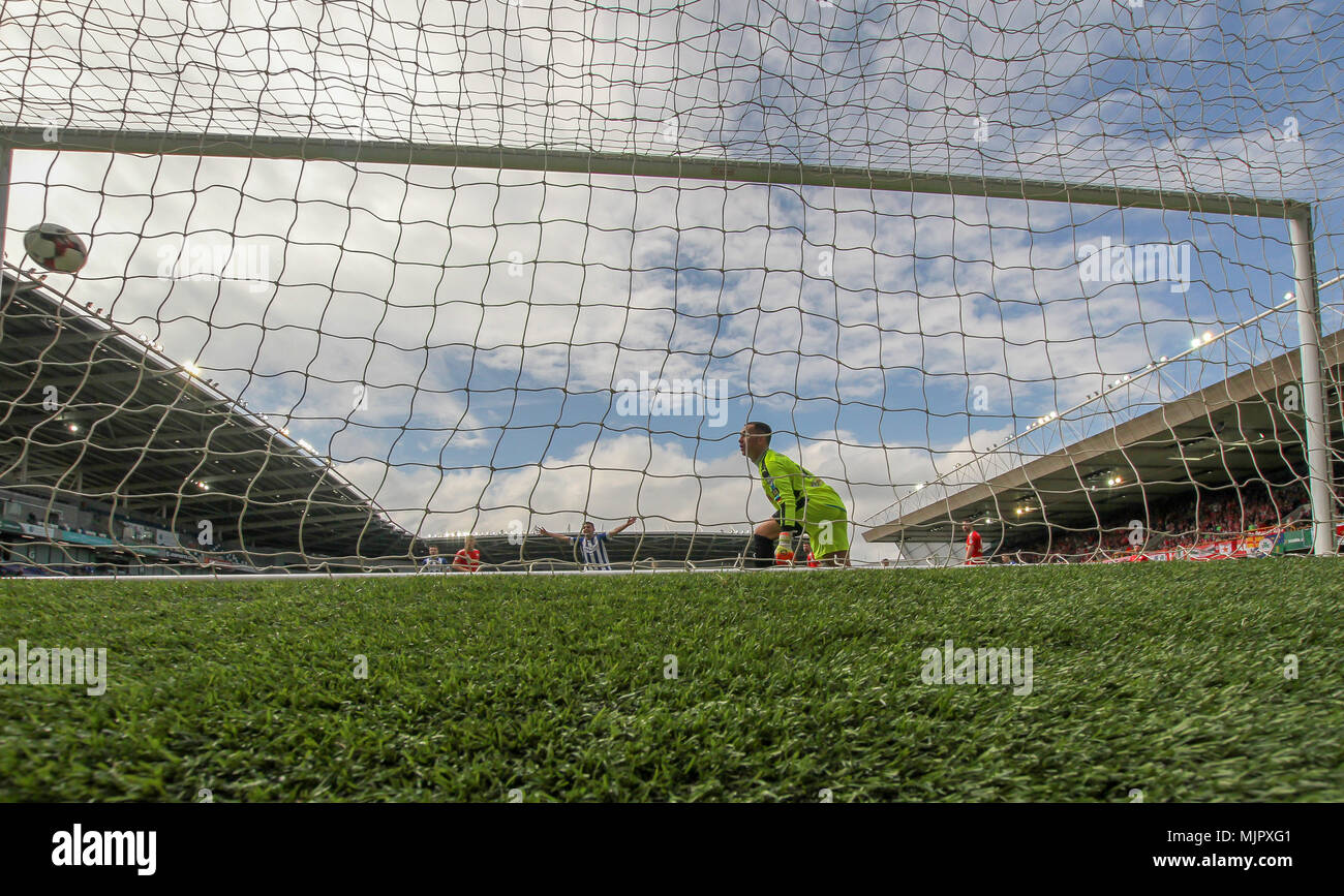 Coleraine goal irish cup final hi-res stock photography and images - Alamy