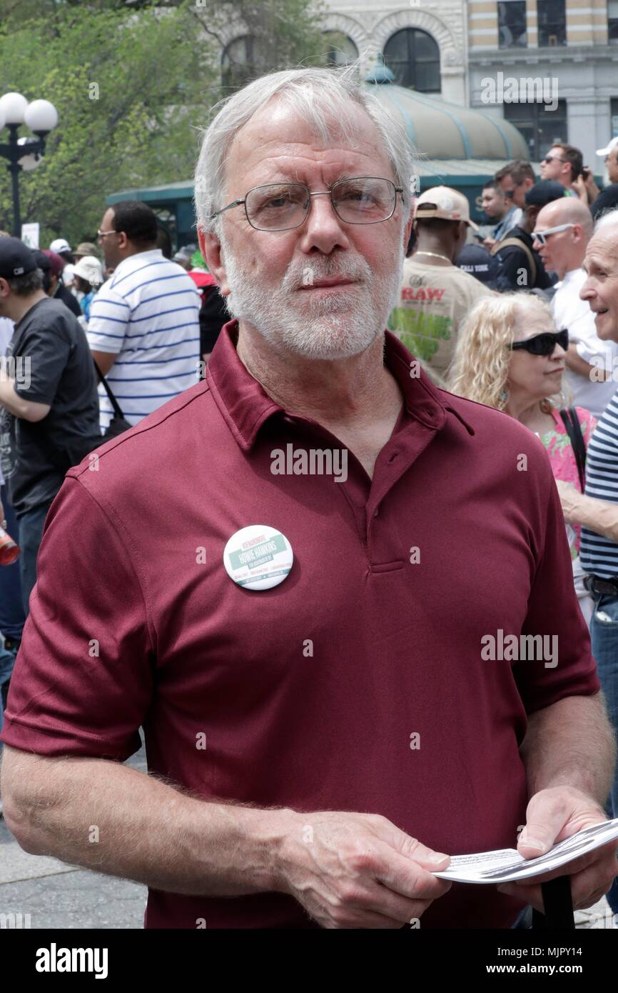 Midtown Manhattan, New York, USA, May 05, 2018 - Howie Hawkins, of the ...