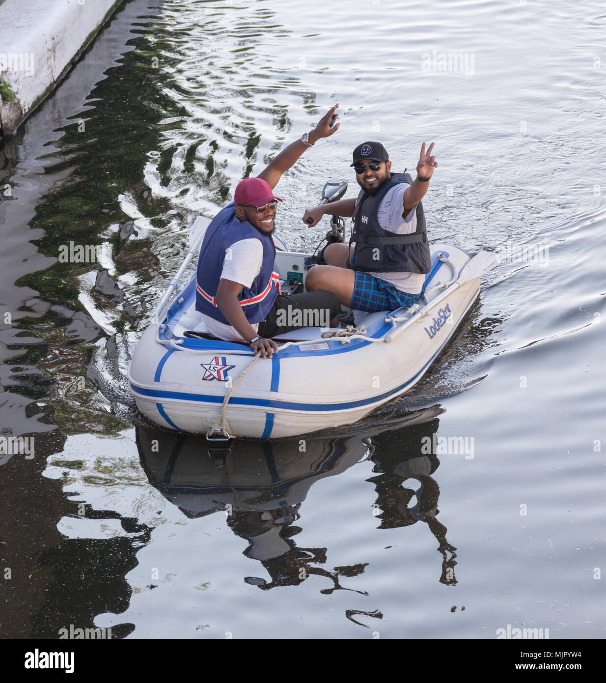 Inland waterways boat festival hi-res stock photography and images - Alamy