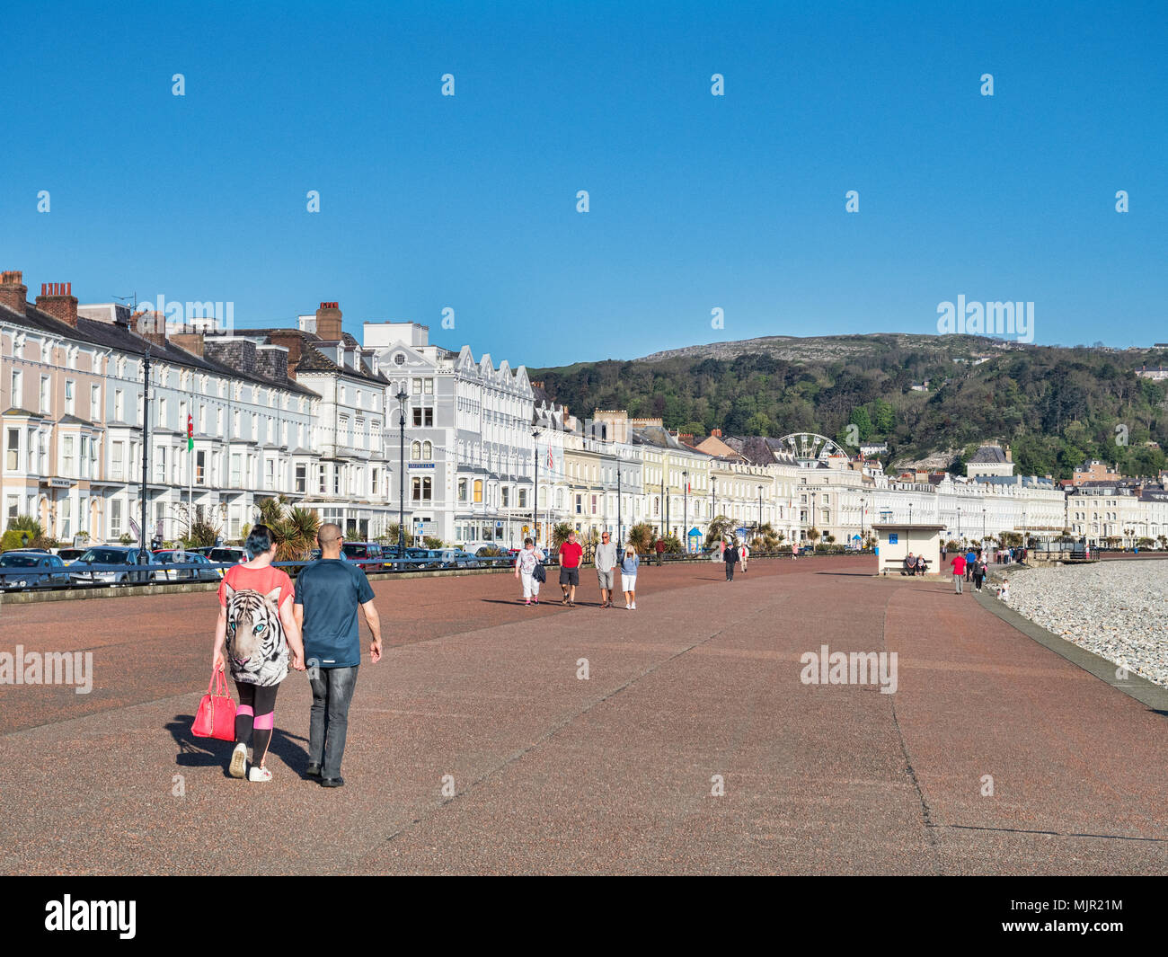 6 May 2018: Llandudno, North Wales - People out on Llandudno Promenade ...