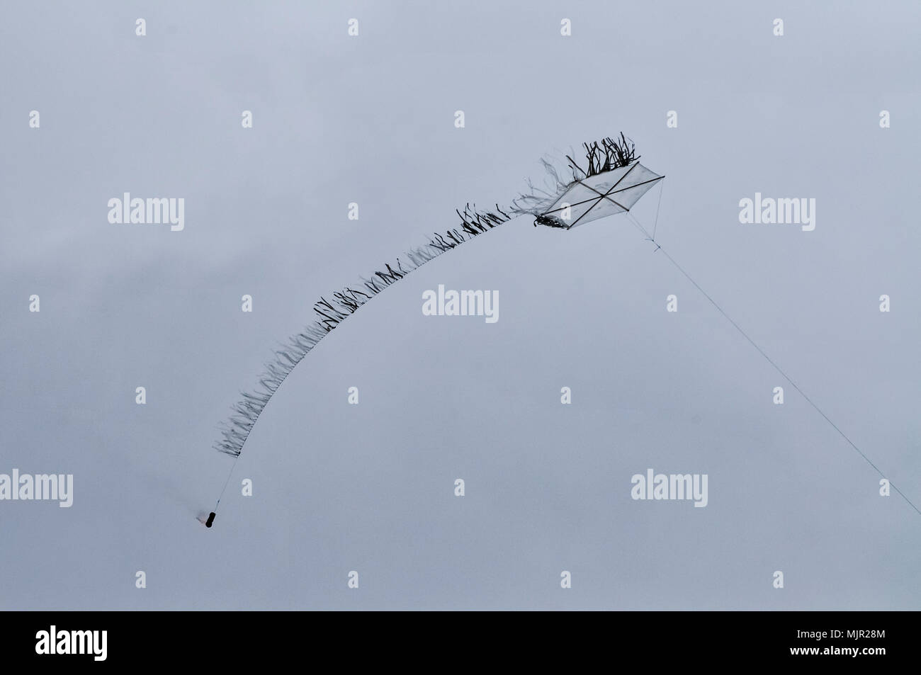 Kite bomb. Simple, homemade kites are flown over the Israeli border ...