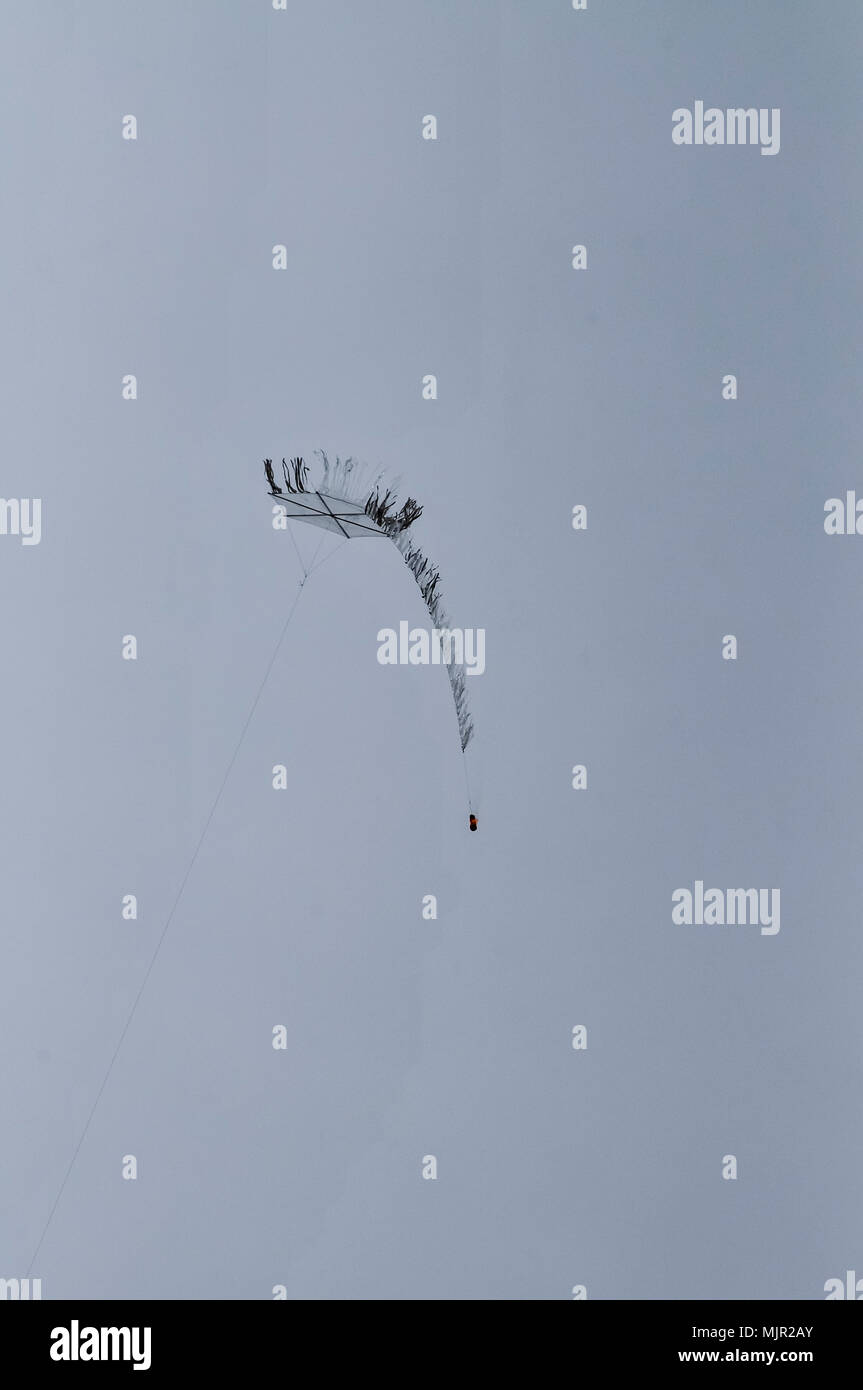Kite bomb. Simple, homemade kites are flown over the Israeli border ...