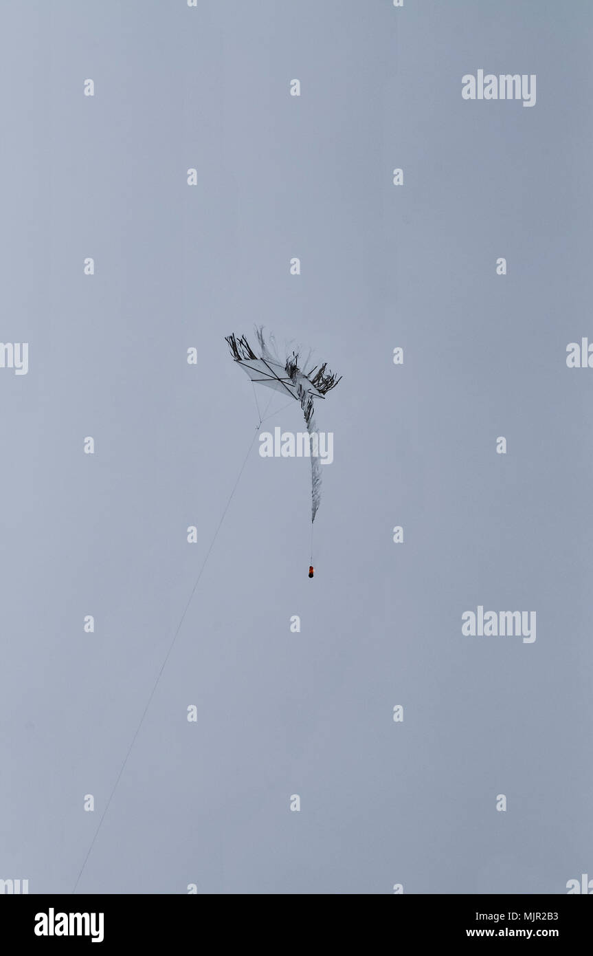 Kite bomb. Simple, homemade kites are flown over the Israeli border ...