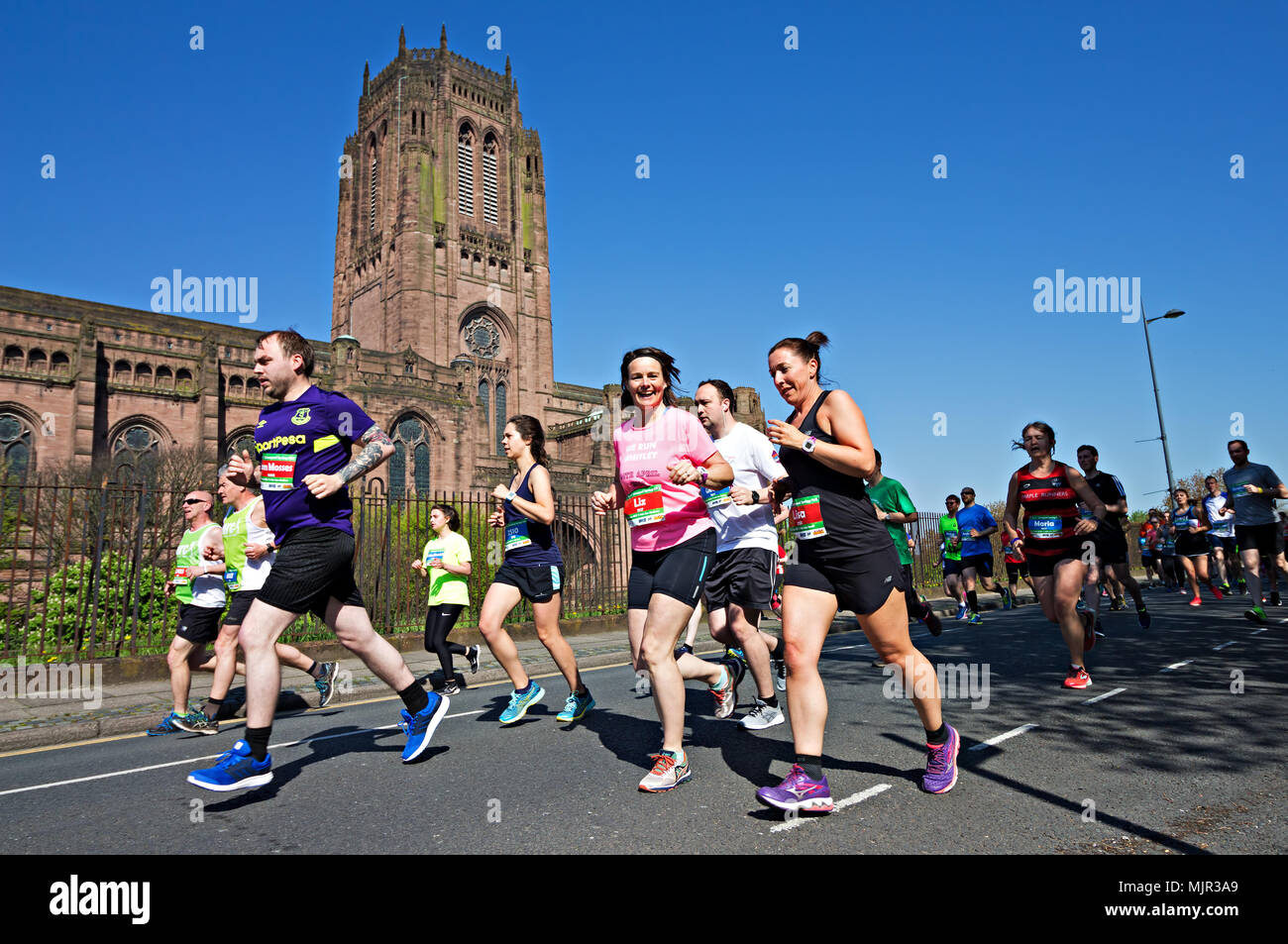 Liverpool, UK. 6th May, 2018. Runners taking part in the annual ...