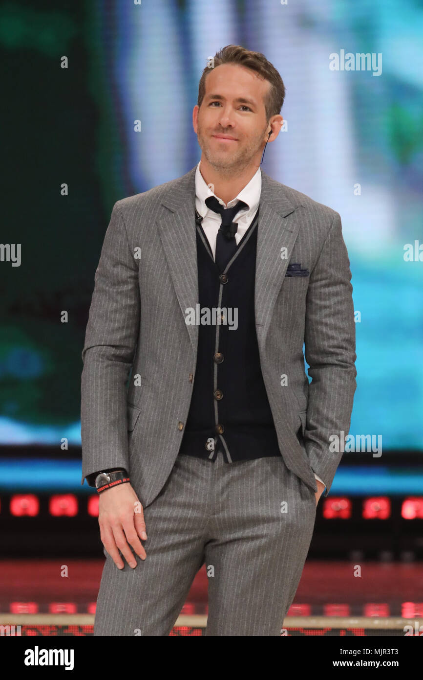 Rome, Josh Brolin and Ryan Reynolds guests of the TV show "Dancing with ...
