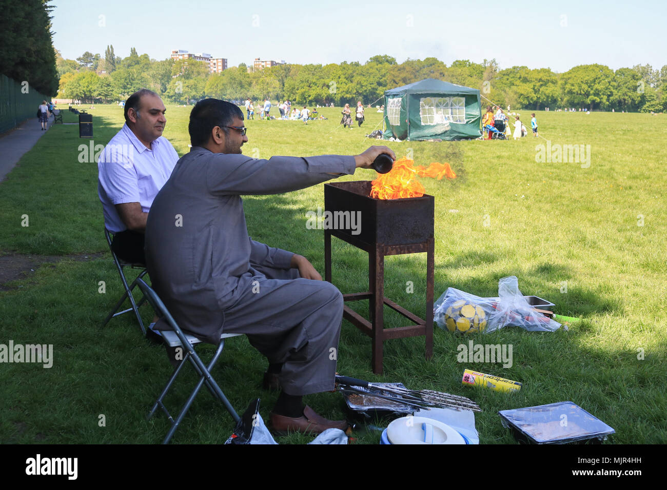 Hot Weather Bbq High Resolution Stock Photography and Images - Alamy