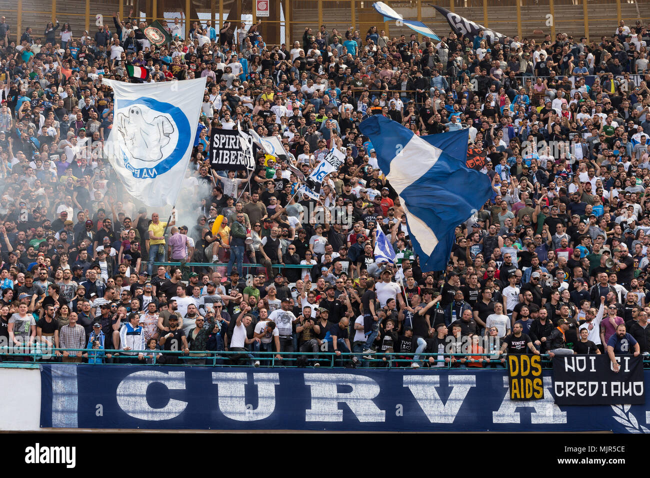 Ssc napoli flag hi-res stock photography and images - Alamy