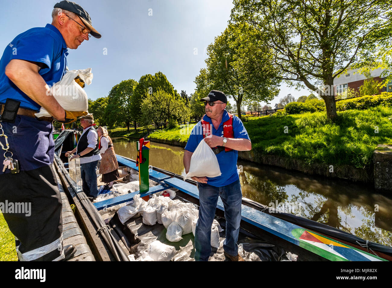 The Saltway, Droitwich, UK, 6th May 2018. and a new sculpture by artist ...