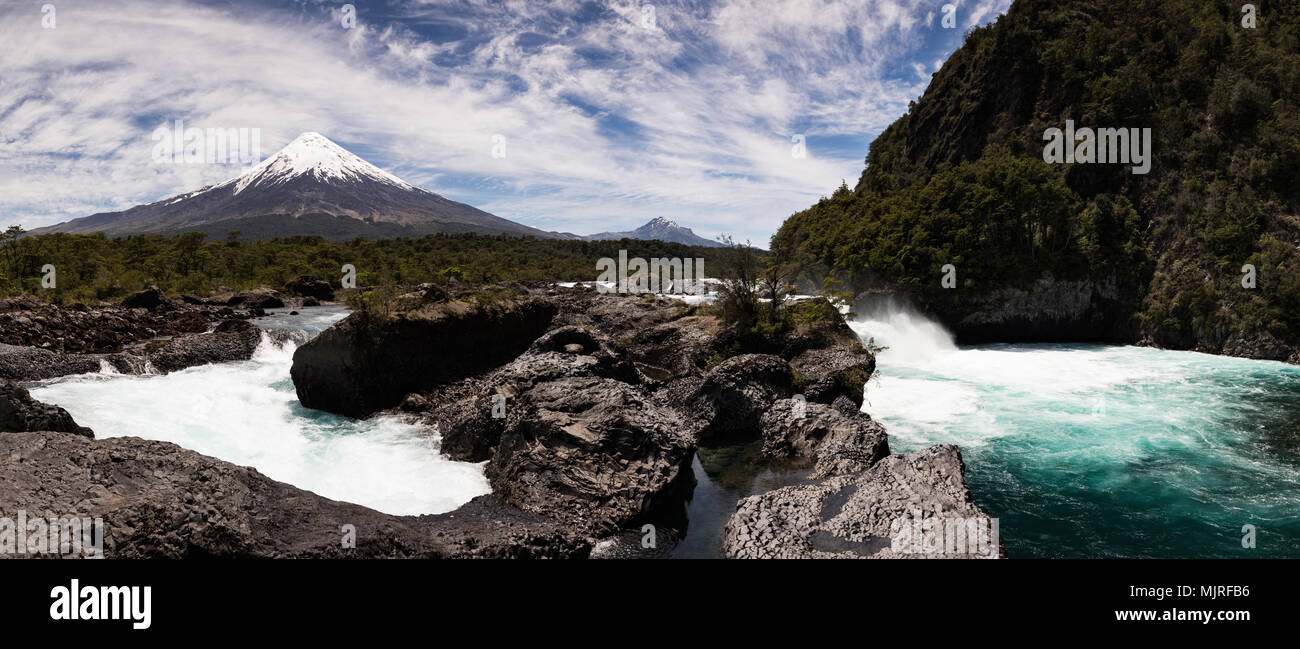 Saltos del petrohué hi-res stock photography and images - Alamy