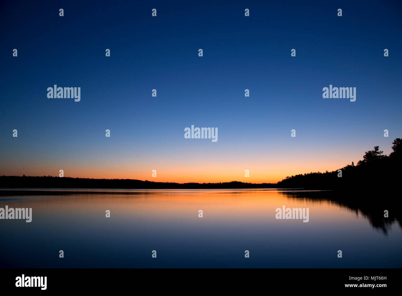 Sunrise on Kabetogama Lake at Ash River, Voyageurs National Park ...