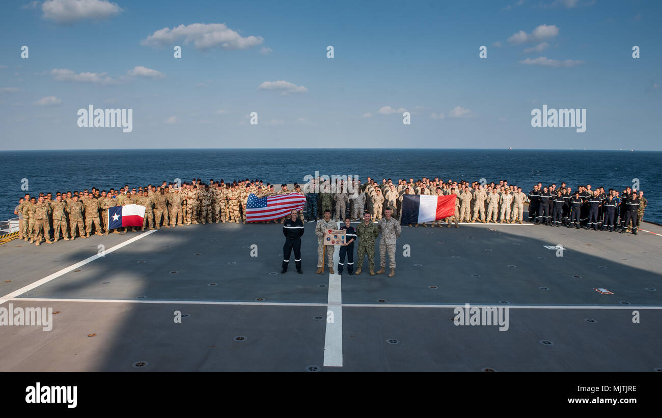 U.S. 5TH FLEET AREA OF OPERATIONS (Dec. 21, 2017) French forces with ...