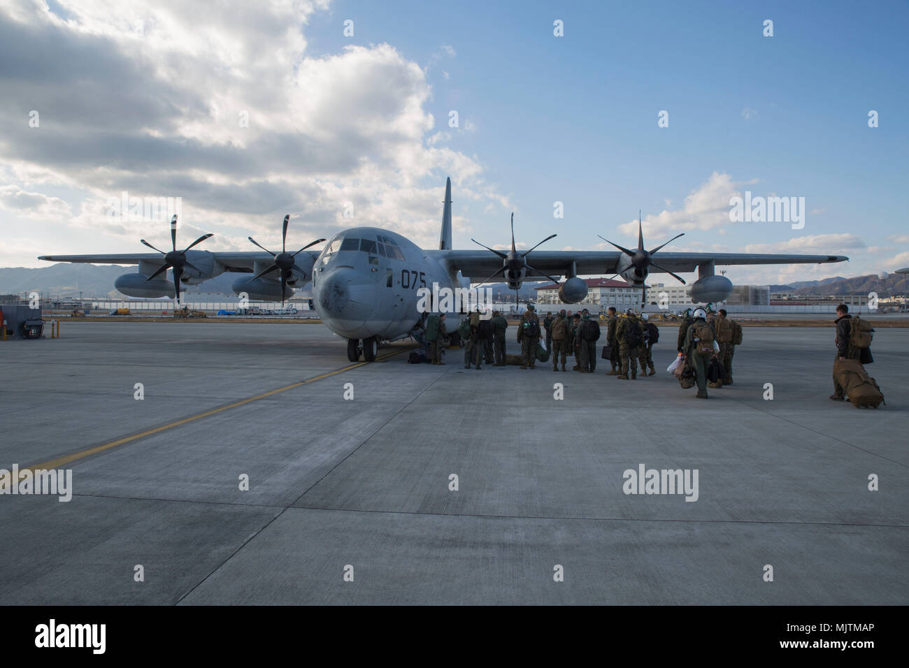 U.S. Marines with Marine Medium Tiltrotor Squadron (VMM) 262, stationed ...