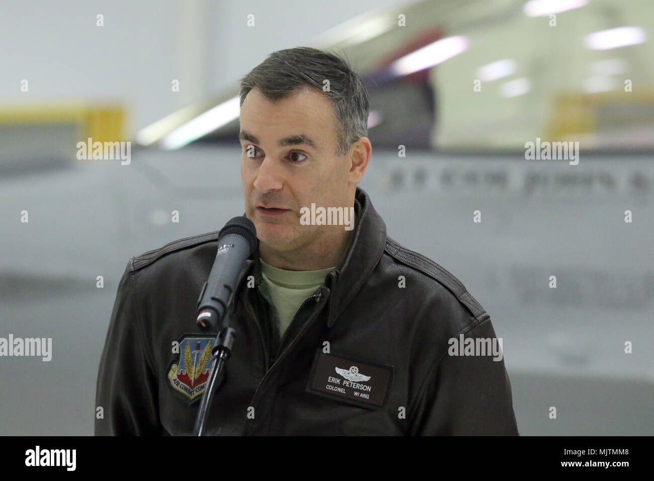 Gov. Scott Walker and senior Wisconsin Air National Guard leaders ...