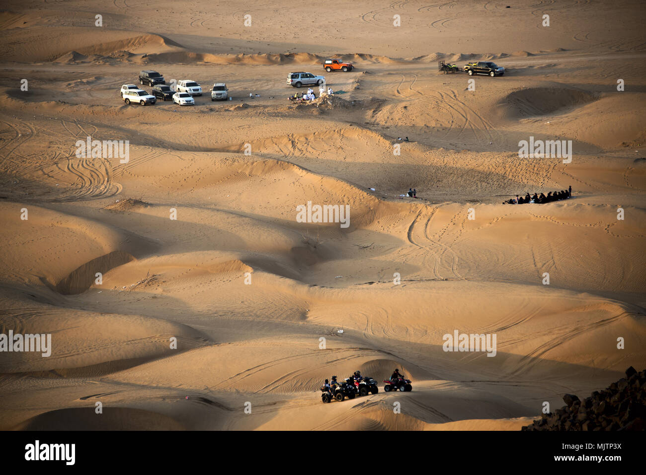 Saudi arabia desert hi-res stock photography and images - Alamy