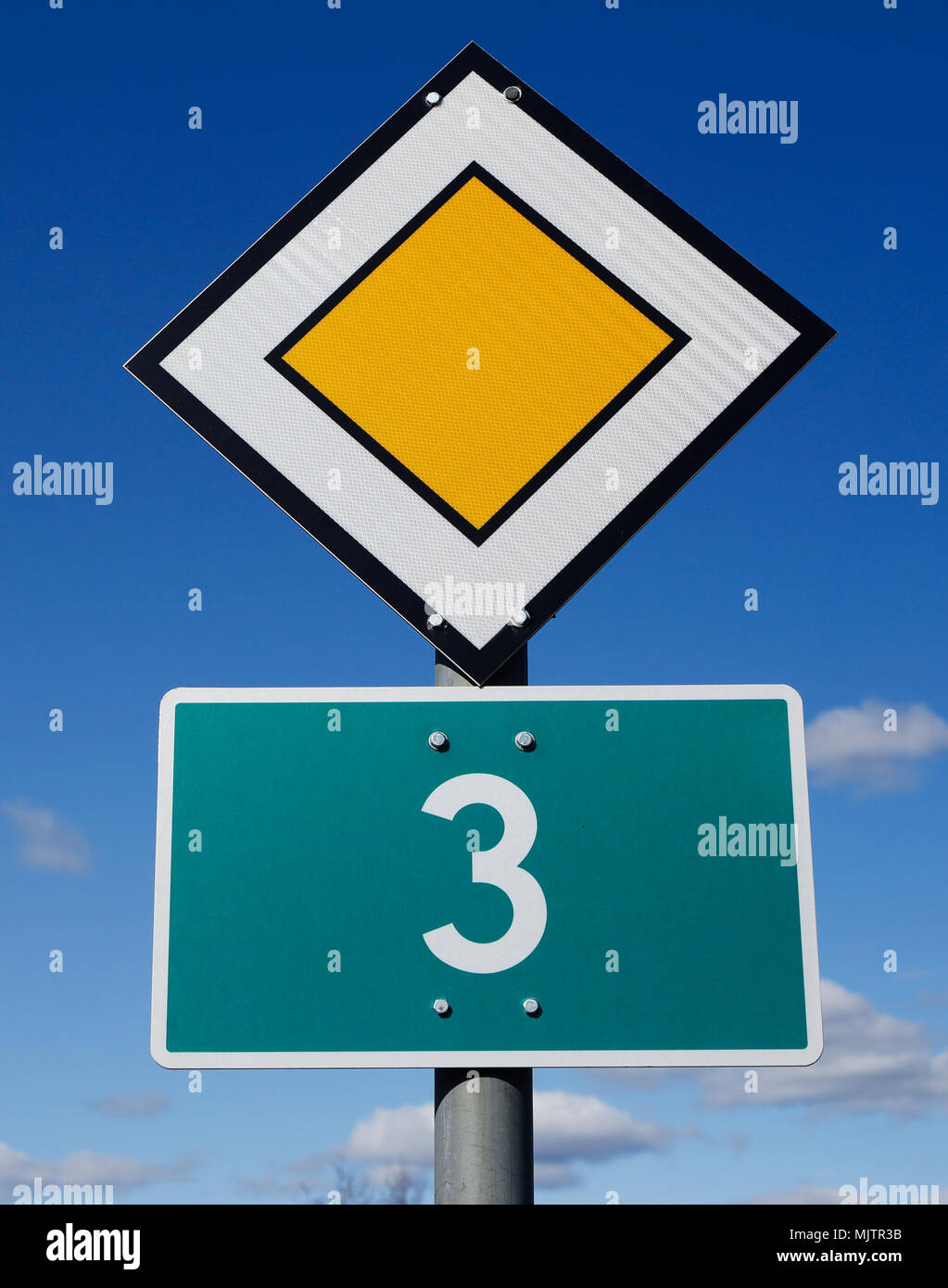 Primary road number 3 Stock Photo - Alamy