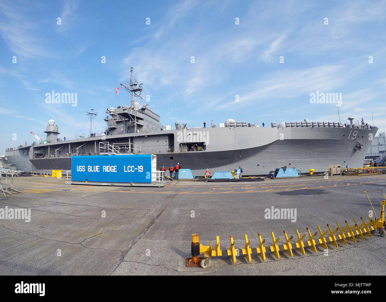 180121-N-DF478-122 YOKOSUKA, Japan (Jan. 21, 2018) The U.S. 7th Fleet ...