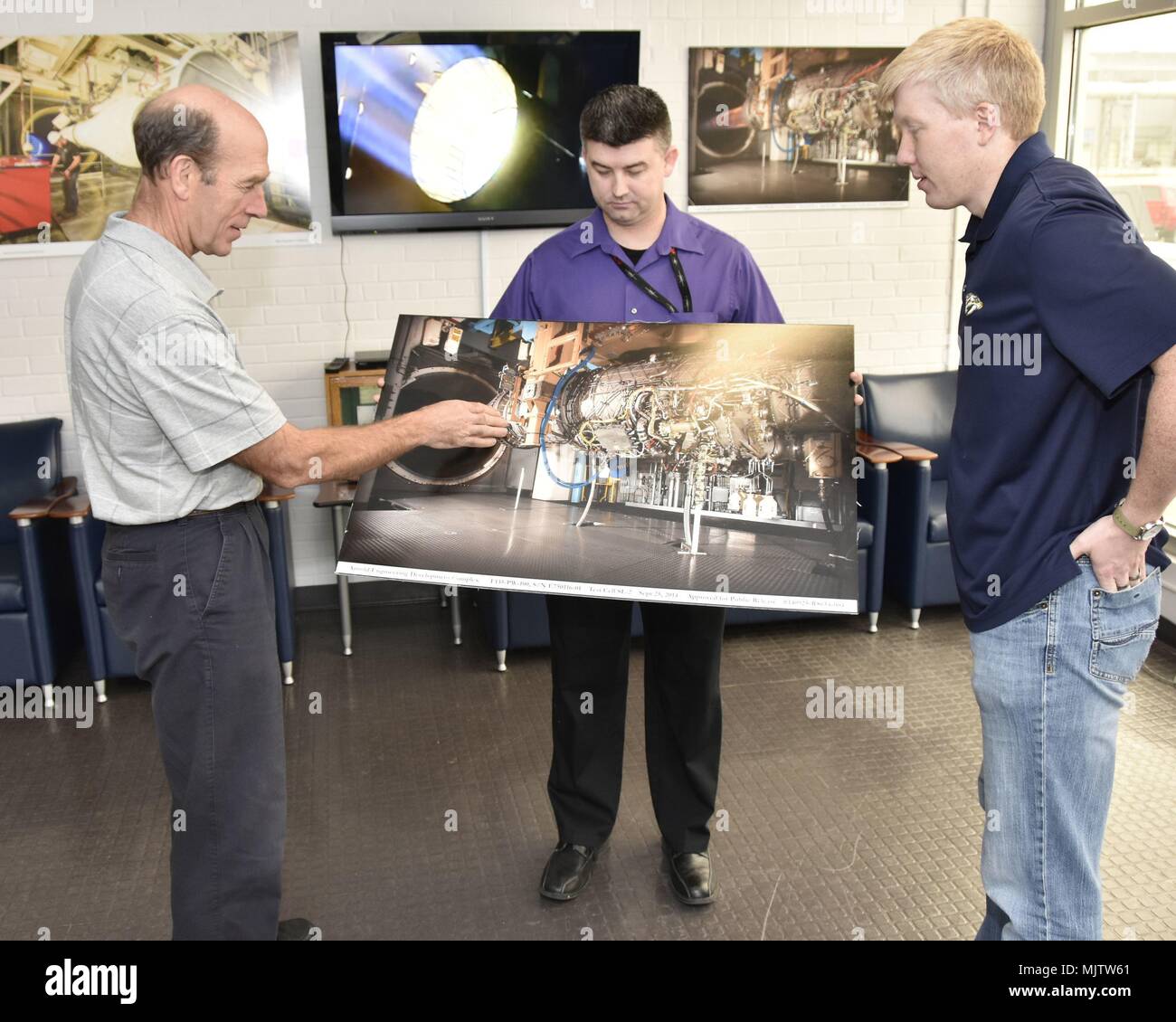 Using a photo of a Pratt & Whitney F135 engine in the AEDC Sea Level 2 ...