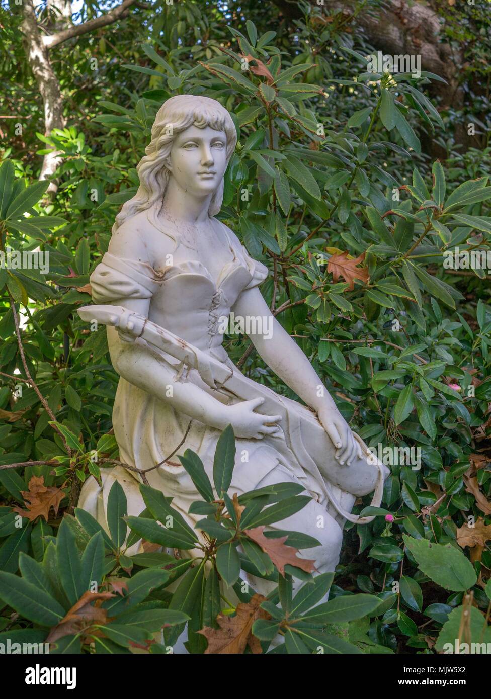 Beautiful, evocative, energetic bronze and stone garden statuary in ... Beautiful, evocative, energetic bronze and stone garden statuary in ...