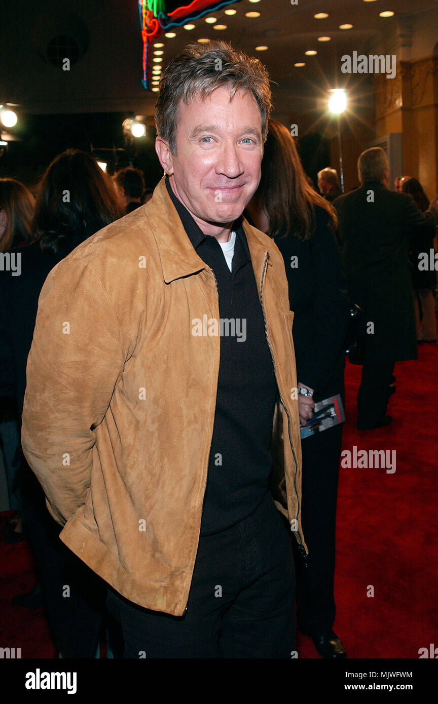 Tim Allen posing at the premiere of joesomebody at the Man Village ...