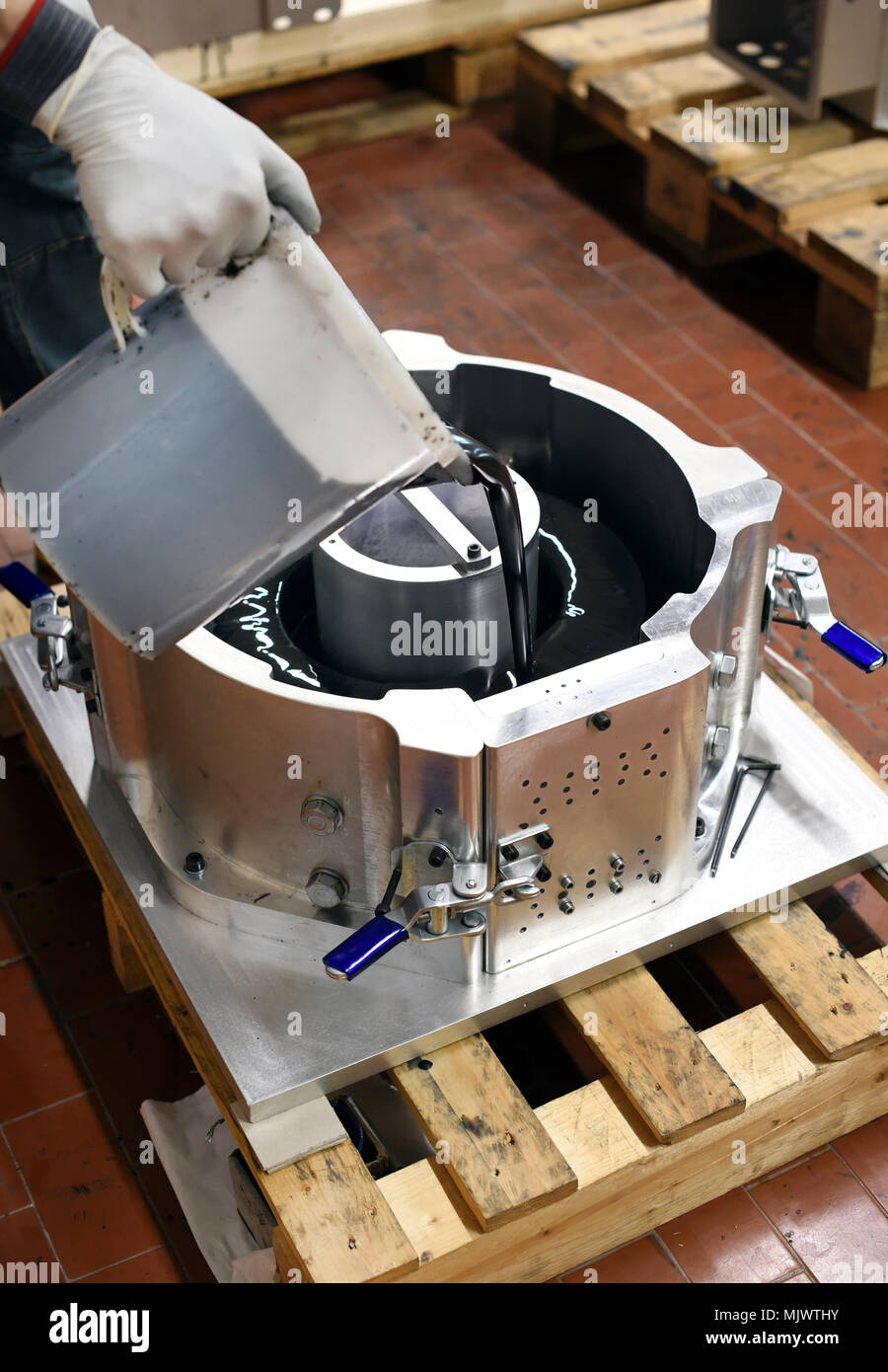 Semiconductor manufacturing process hi-res stock photography and images ...