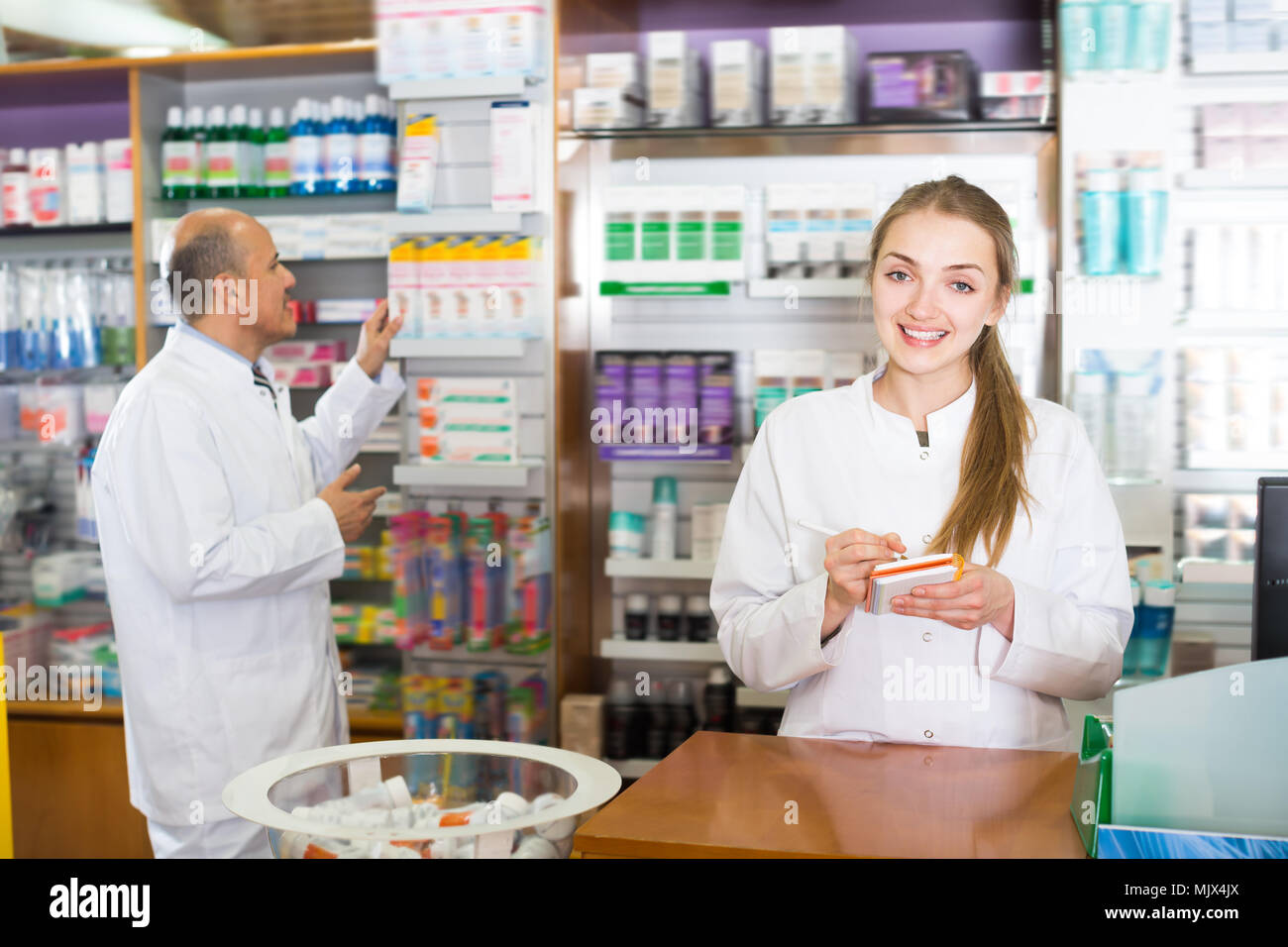 Indian reception desk hi-res stock photography and images - Alamy